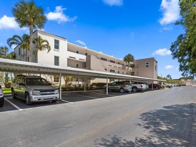 7405 Bay Island Dr S #121, South Pasadena, FL 33707