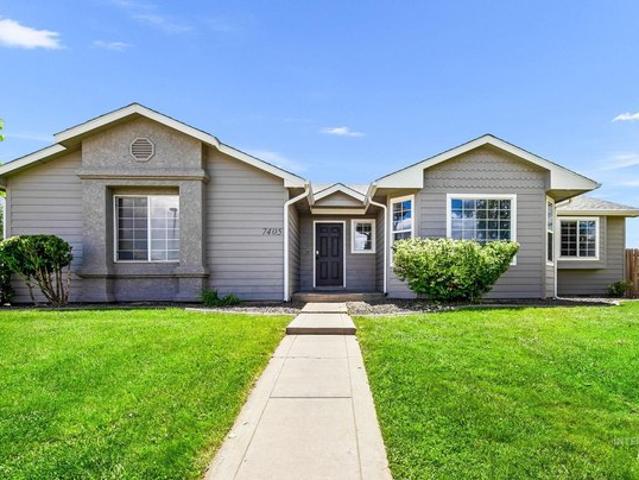 7405 Bay Meadows Dr, Nampa, ID 83687
