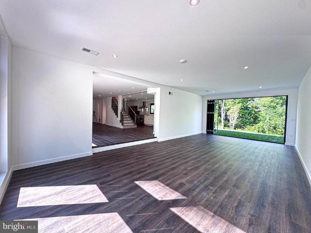 7405 Sportsman Drive