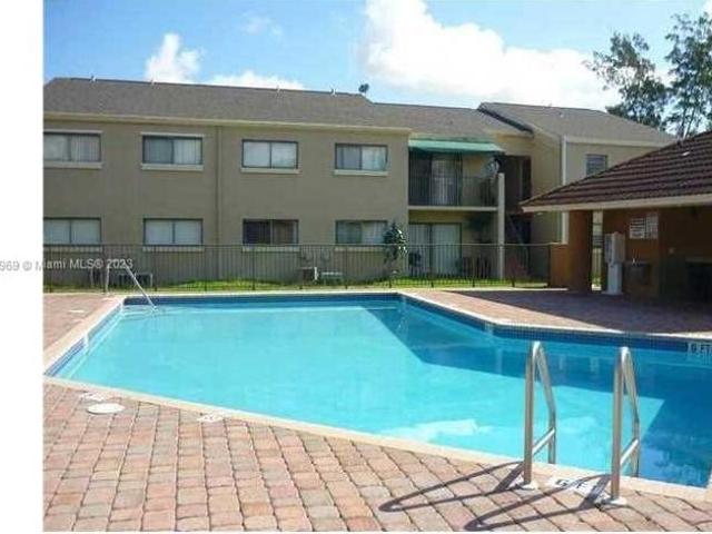 7405 152nd Ave SW #202 3, Miami, FL 33193