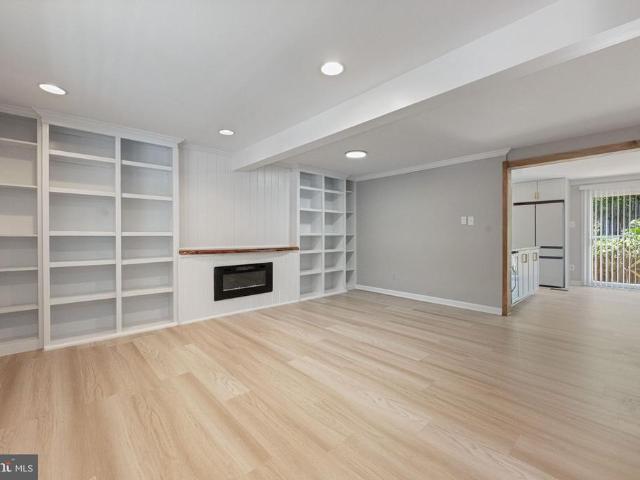 7406 Golden Horseshoe Court