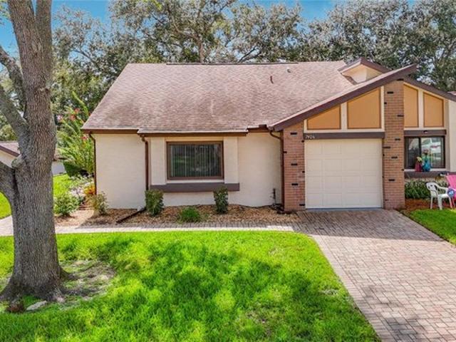 7406 Heather Walk Dr, Weeki Wachee, FL 34613