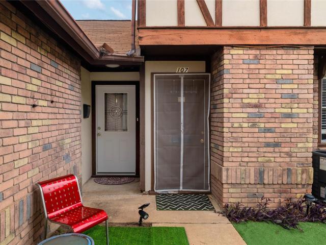 7406 Shadow Hill Dr # 108