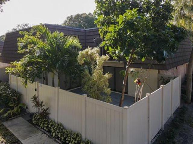 7406 74th Way, West Palm Beach, FL 33407