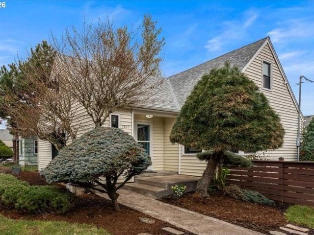 7407 N Polk Ave, Portland, OR 97203