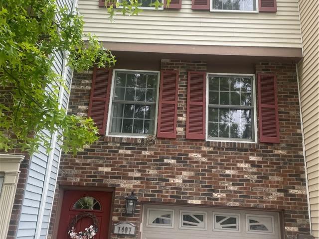 7407 Lafayette Sq