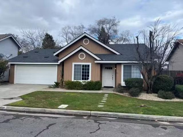 7408 N Woodrow Ave, Fresno, CA 93720