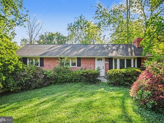 7409 Lake Dr, Manassas, VA 20111