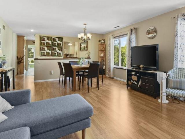 7409 Tree Lane
