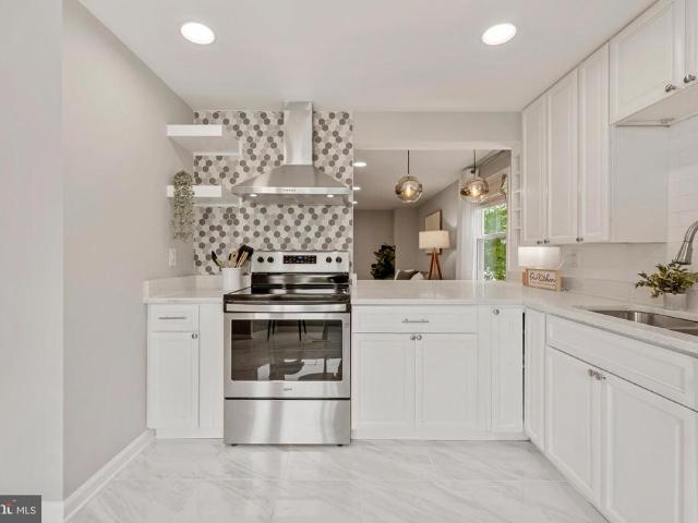 7400 Meadowleigh Way