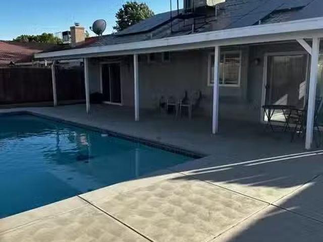 7400 Chilibre St, Bakersfield, CA 93313