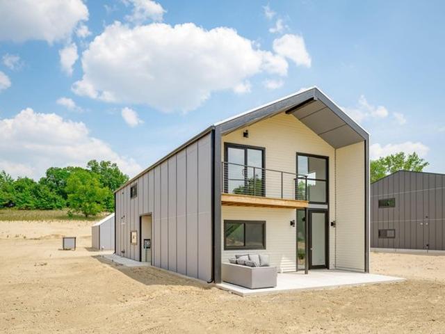7400 Lake Solis Dr, Stevensville, MI 49127