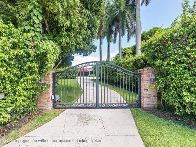 7400 W Lake Dr, West Palm Beach, FL 33406