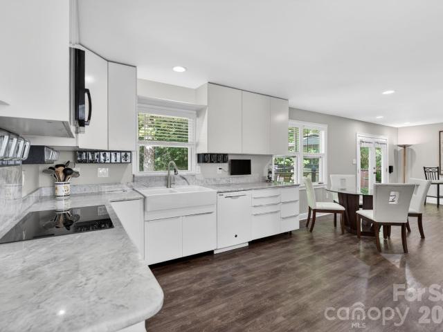 7401 Beaufort Circle
