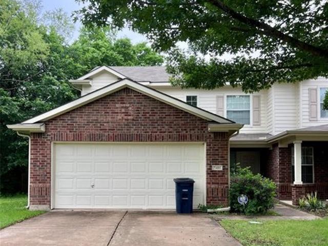 7401 Cowhand Ct, Fort Worth, TX 76131