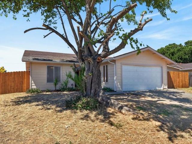 7401 Lawnwood Dr, Sacramento, CA 95828
