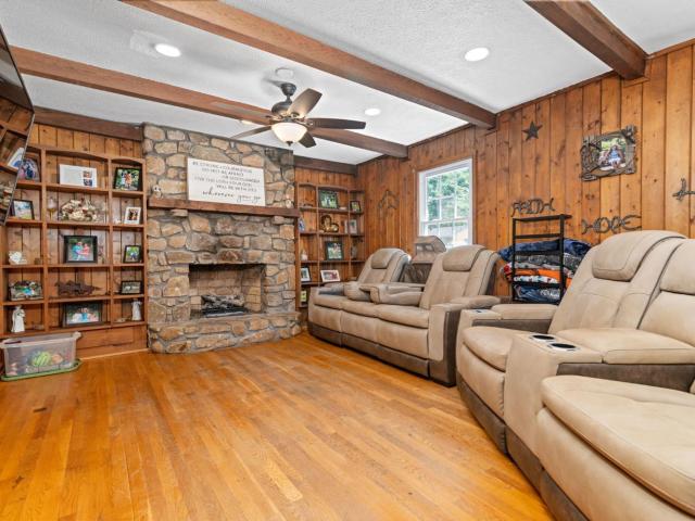 7401 Red House Rd