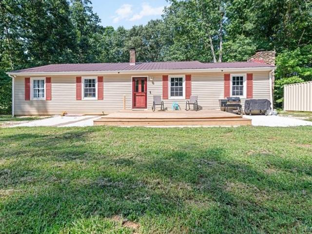 7401 Red House Rd, Appomattox, VA 24522