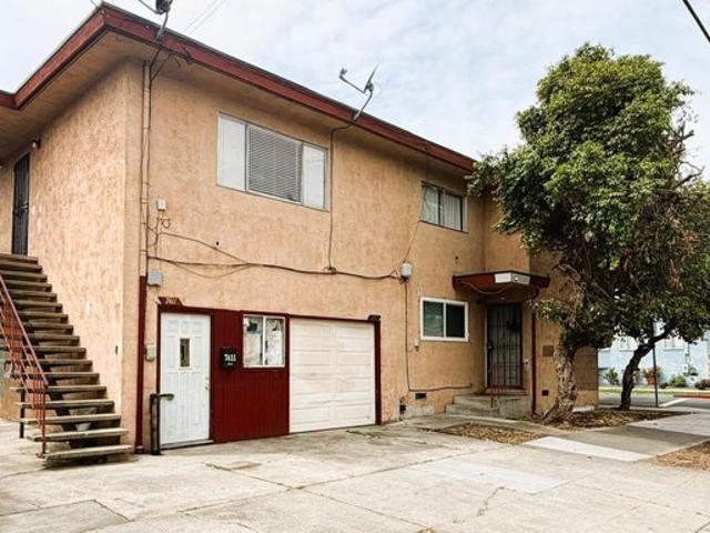 7401 7 Hillside St, Oakland, CA 94605