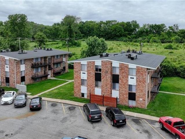 7402 Overton Ave, Raytown, MO 64133