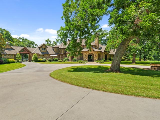 7402 Kelsey Lane