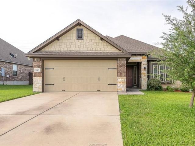 7403 Masters Dr, Navasota, TX 77868