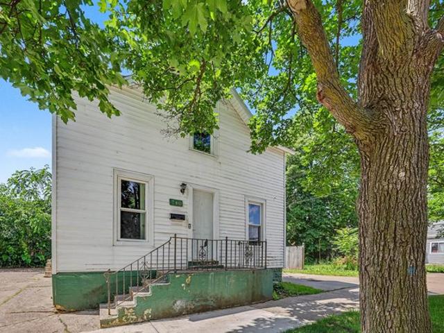 740 12th St NW, Grand Rapids, MI 49504