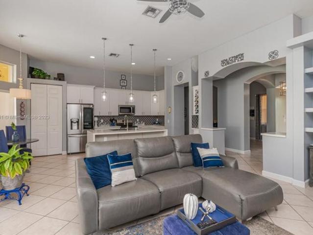 740 189th Ter SW, Pembroke Pines, FL 33029