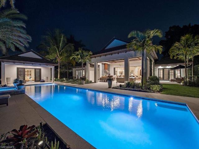 740 Banyan Blvd, Naples, FL