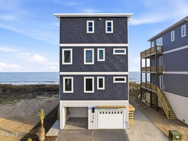740 Dune Ridge Ct, Surf City, NC 28445
