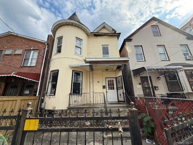 740 E 218th St, Bronx, NY 10467