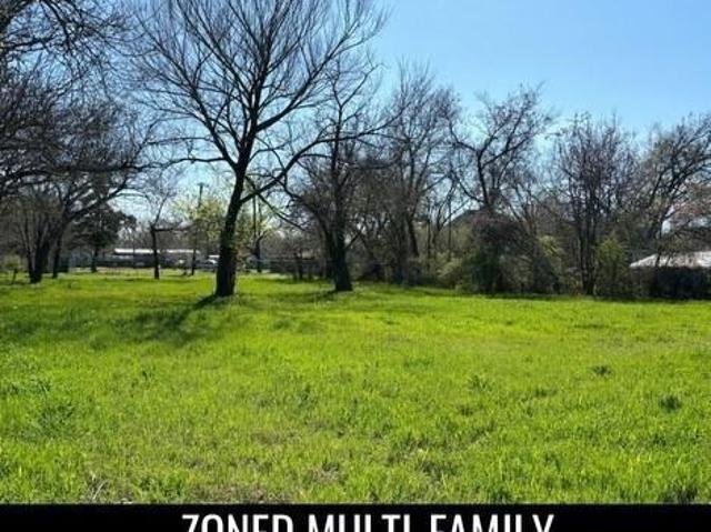 740 E Waco Avenue