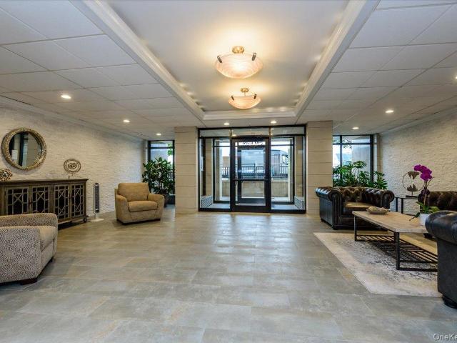 740 E Broadway 3L