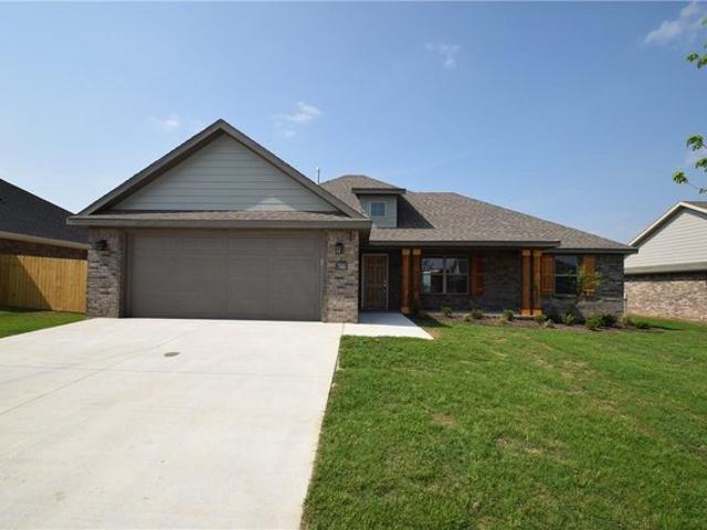 740 Hickory Meadows Ave, Tontitown, AR 72762