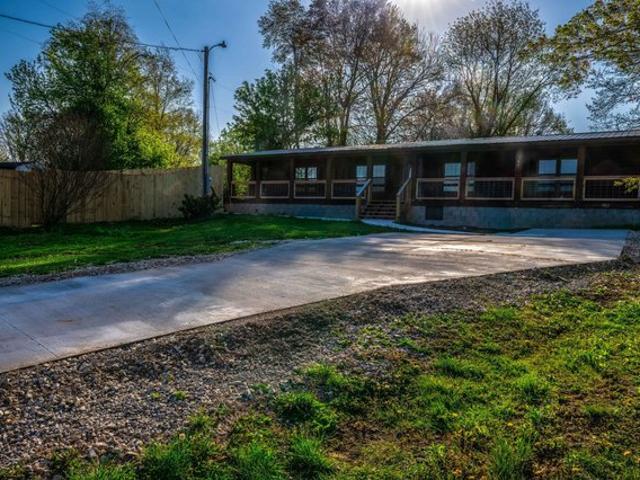 740 N Main St, Stanton, KY 40380