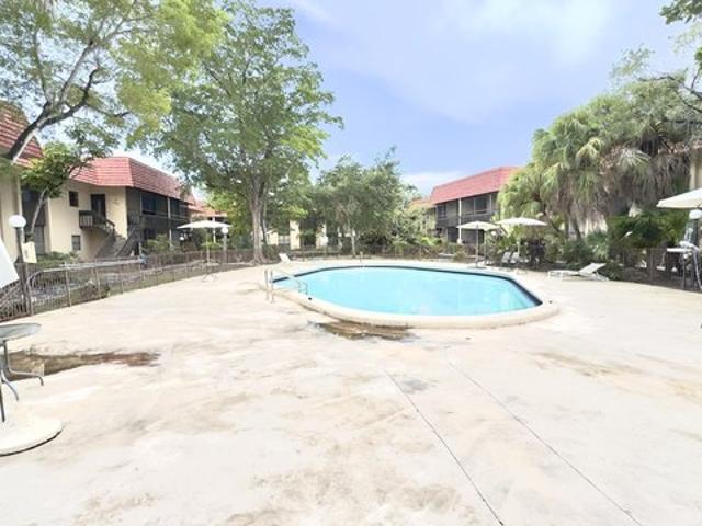 740 NE 199th St Unit 205G, Miami, FL 33179