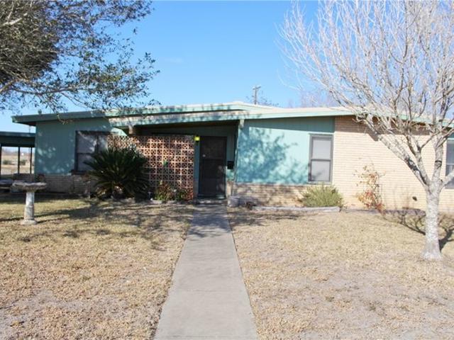 740 Santa Clara Dr, Kingsville, TX 78363
