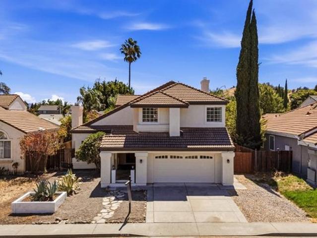 740 Shannon Dr, Vacaville, CA 95688