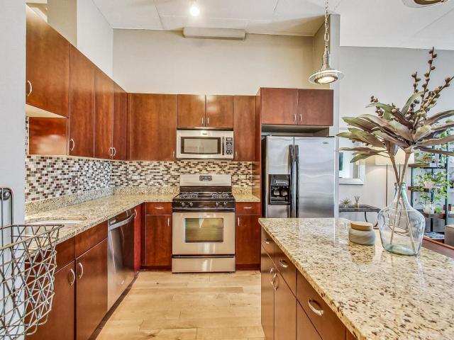 740 W Fulton Street # 1010