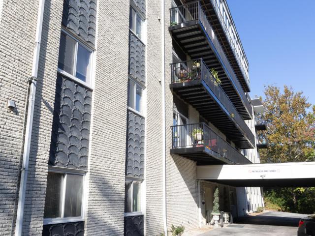 740 Zorn Ave 3F