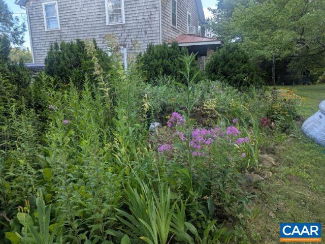 7416 greenwood station rd