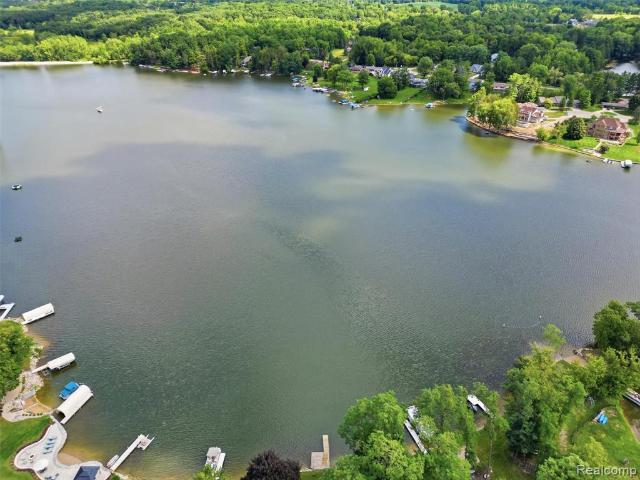 7416 Ledgewood Drive