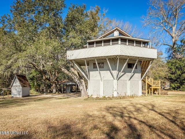 7417 Bluff Point Road