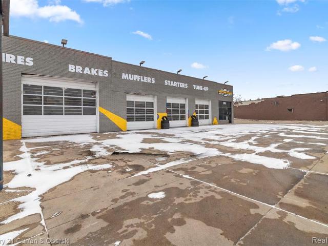 7417 W 8 Mile Road