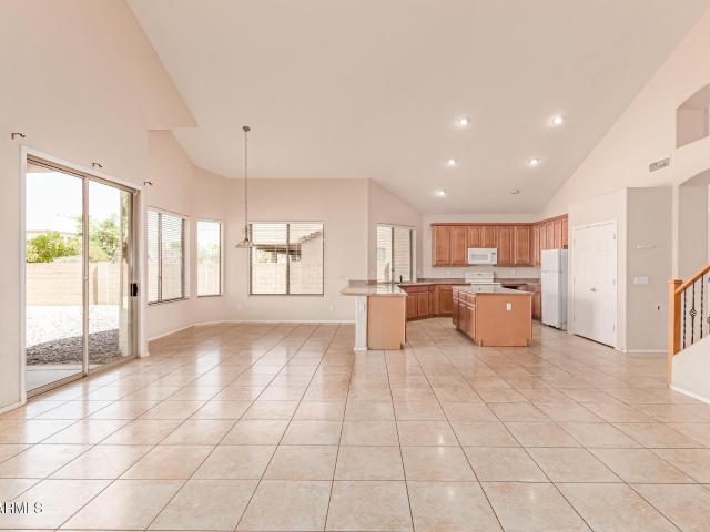 7418 S 25th Ln, Phoenix, AZ 85041 | Compass