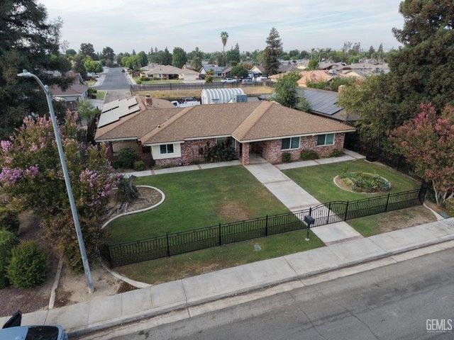 7412 Olive Dr, Bakersfield, CA 93308