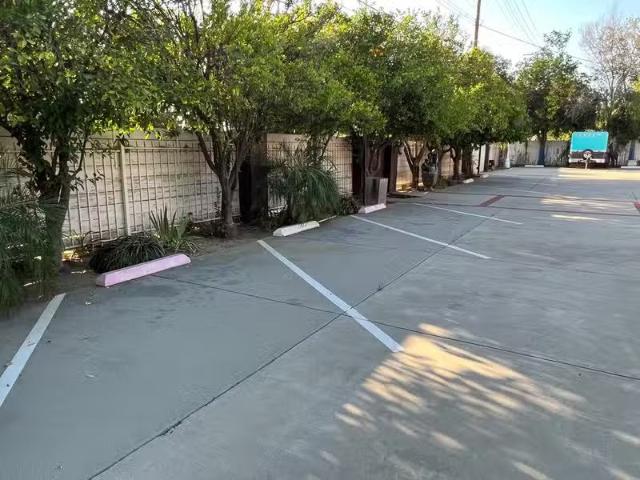7412 Balboa Blvd, Unit 3 Community Apartment in Van Nuys, CA