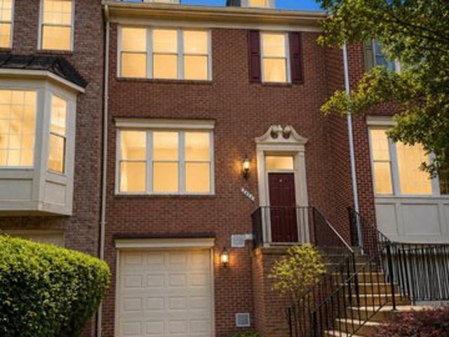 7412 Gillingham Row, Alexandria, VA 22315