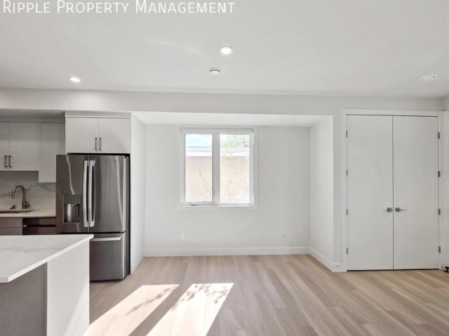 BRAND NEW 3 BEDS, 2.5 BATHS TOWNHOUSE | CENTRAL AC | PRIME BOWNESS LOCATION