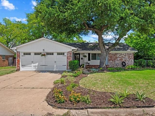 7413 Christopher Ct, North Richland Hills, TX 76180
